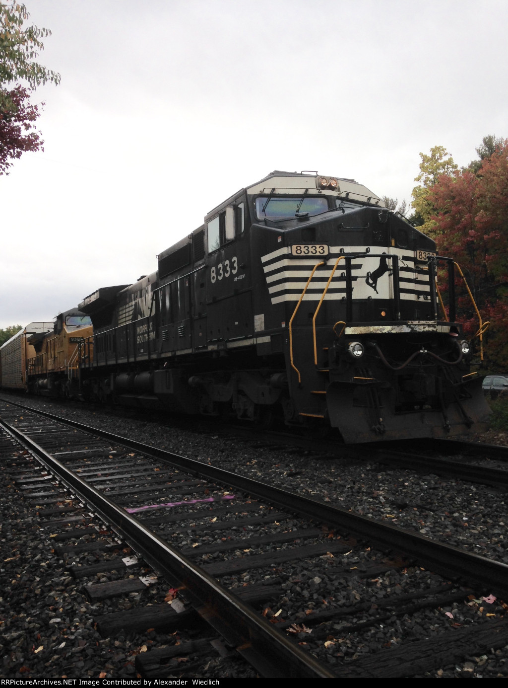 NS 13T Stopped at Glen Summit